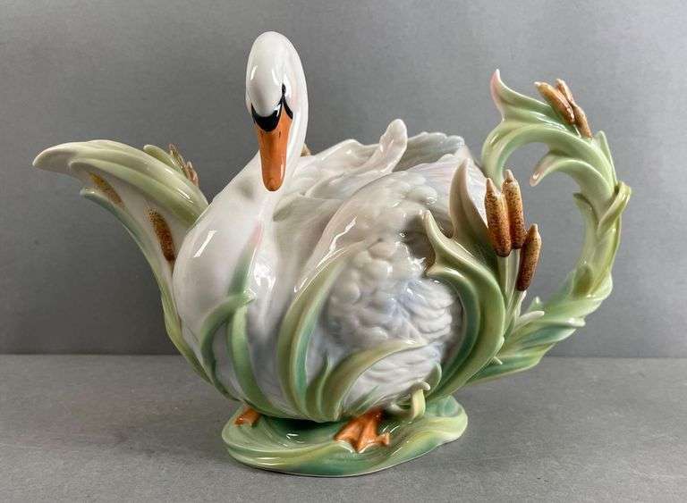 Franz Porcelain Southern Splendor Swan Teapot - Matthew Bullock Auctioneers
