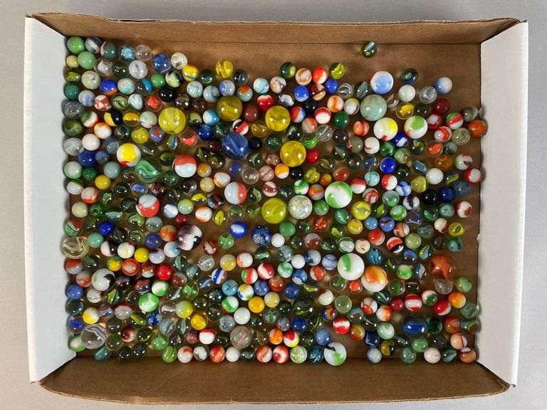 Group of 300+ Vintage Glass Marbles - Matthew Bullock Auctioneers