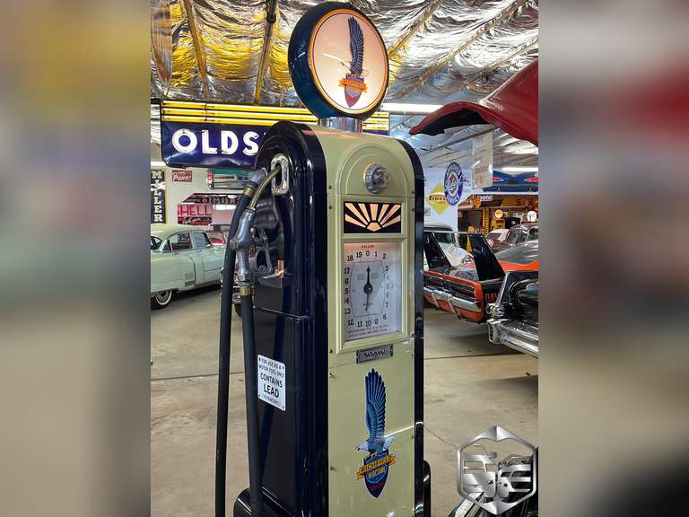 WAYNE MODEL #60 COMPUTING GAS PUMP - Trucks & Auto Auctions