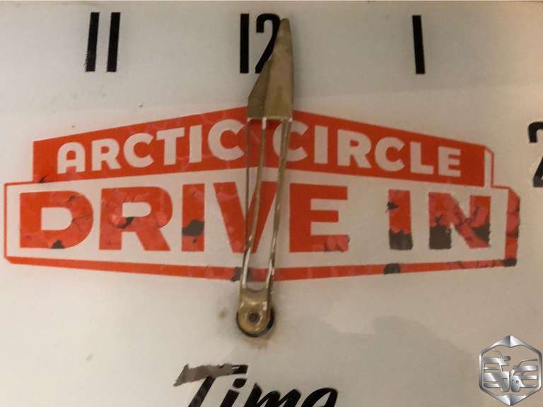 ARTIC CIRCLE DRIVE IN LIGHTED CLOCK - Trucks & Auto Auctions