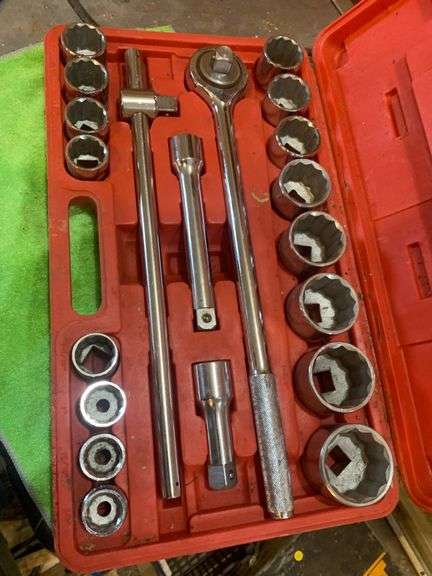 Large 21 pc socket/ratchet set - McNatt Real Estate