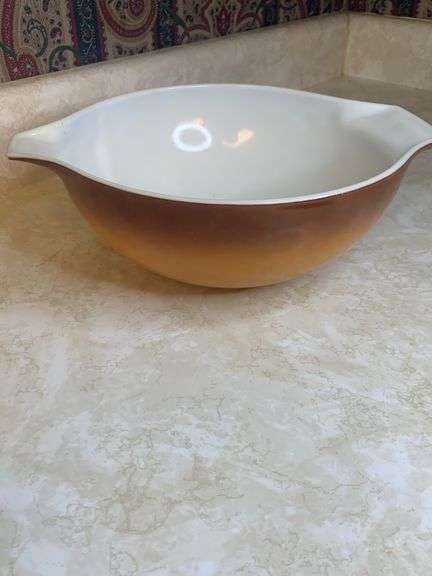 Large Pyrex mixing bowl - McNatt Real Estate