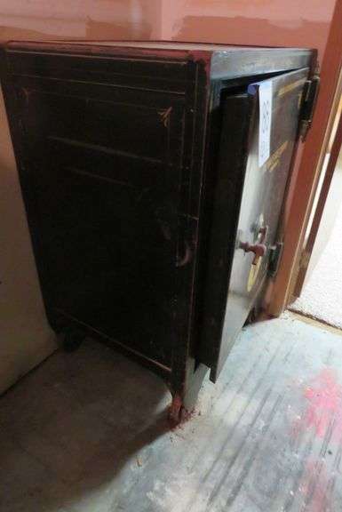 Halls Safe Co. Cincinnati Ohio This Safe Is Going to Be HEAVY It Is in ...