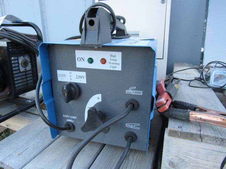 CHICAGO ELECTRIC SMALL ARC HOBBY WELDER - McPherson Auction & Realty