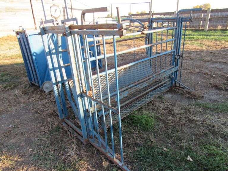 67" SYDELL SHEEP TABLE - McPherson Auction & Realty