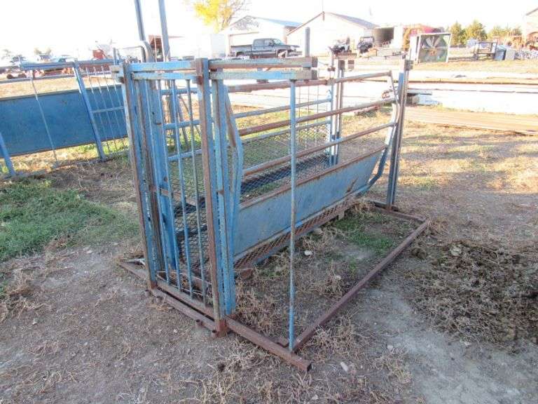 67" SYDELL SHEEP TABLE - McPherson Auction & Realty