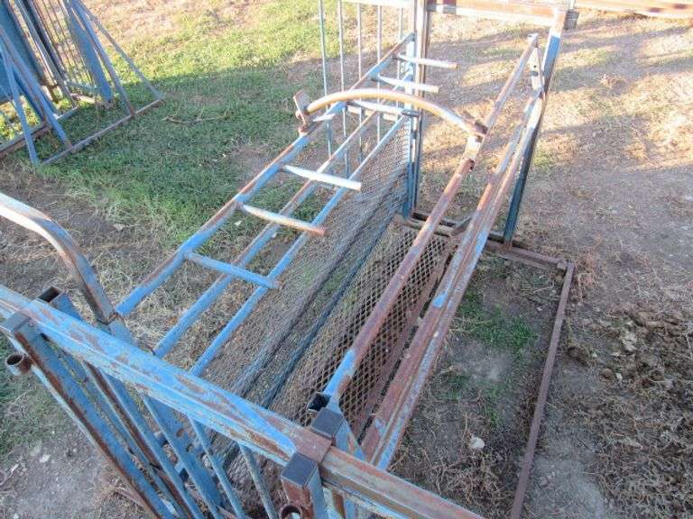 67" SYDELL SHEEP TABLE - McPherson Auction & Realty