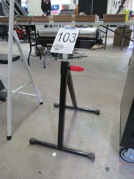 STOCK STAND AND ROLLER - McPherson Auction & Realty