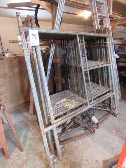 SAFEWAY SCAFFOLDING INCLUDES 2 SCAFFOLD ENDS,4 SCAFFOLD EXTENDERS AND 2 ...