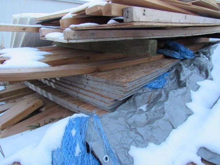 Large Group Of Lumber 4x4s 3 4 Tandg Osb 2x4s And 2x6 And Etc