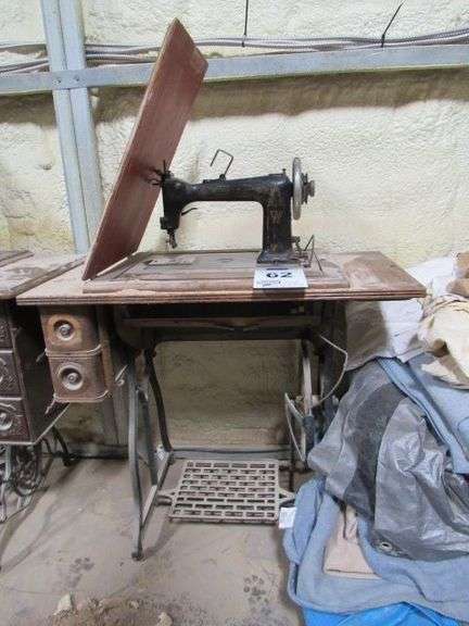 ANTIQUE FLIP UP SEWING MACHINE AND CABINET - THIS IS THE ONE ON THE ...