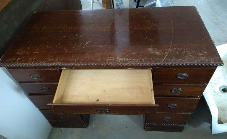 VINTAGE 9 DRAWER KNEE HOLE WOODEN DESK, DRAWERS IN GOOD SHAPE ...