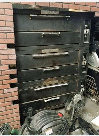 UNIVERSAL CHEF STACKING PIZZA / BAKING OVEN - GAS - 60" WIDE X 38" DEEP ...