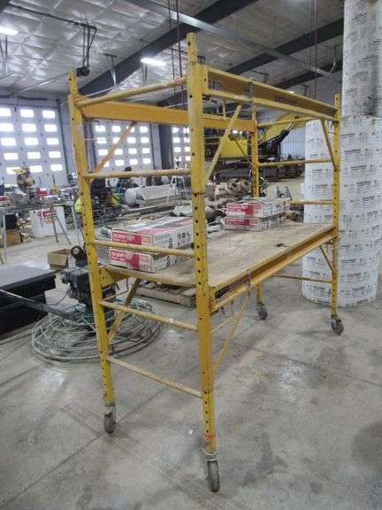 A1 PERRY SCAFFOLD SET - 6' LONG - 2 SHELVES - 4 CASTERS - NICE SET ...
