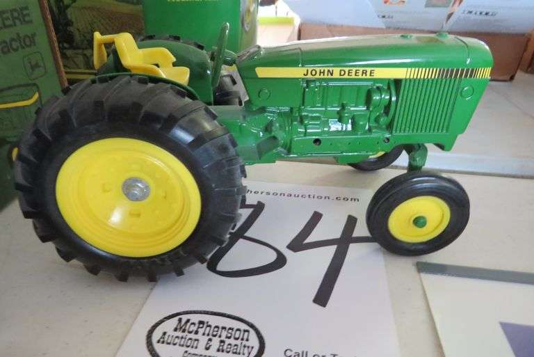 JOHN DEERE SCALE MODEL TRACTOR - McPherson Auction & Realty
