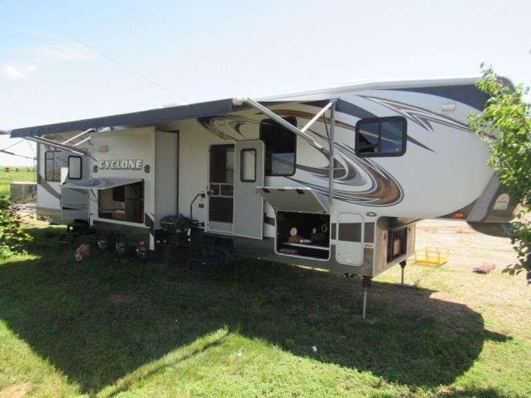 THIS ITEMS IS AN ABSOLUTE SALE**** NEW OWNER TONIGHT**** 2012 CYCLONE ...