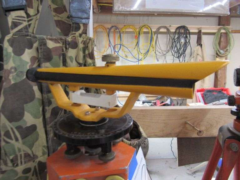 BERGER MODEL 190B TRANSIT WITH TRI POD AND CASE - McPherson Auction ...