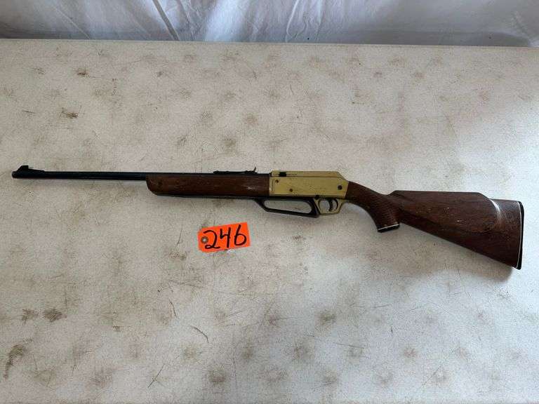 Daisy Model 880 BB Gun - Meagher Auctioneers