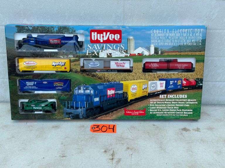 HyVee Electric Train Set - Meagher Auctioneers