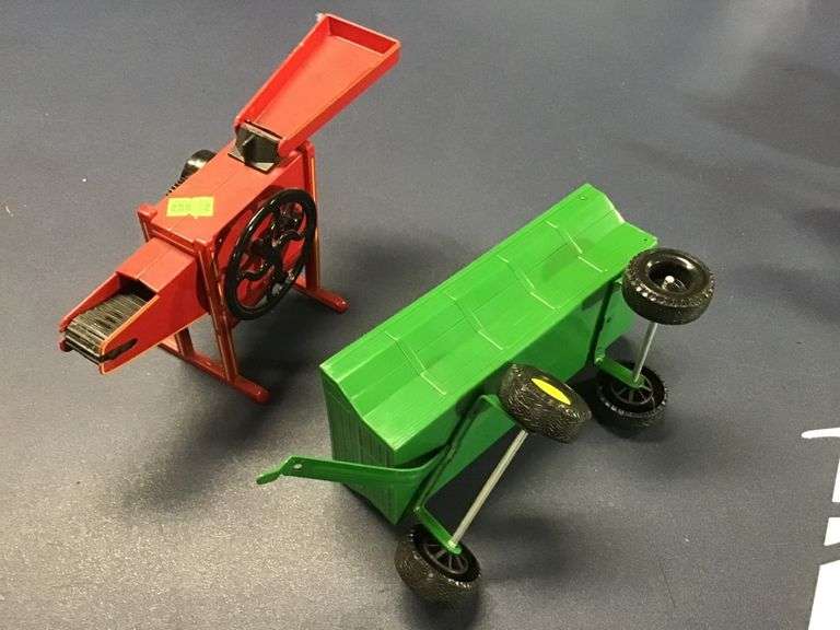 Corn Sheller And Flare Box Plastic Wagon - Metzger Property Services LLC