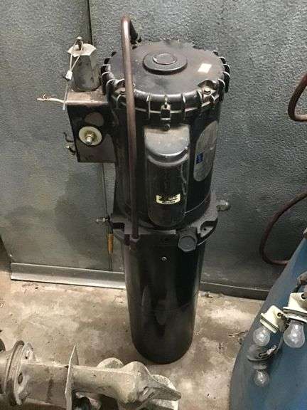 Doerr Electric Motor With Reservoir - Metzger Property Services LLC