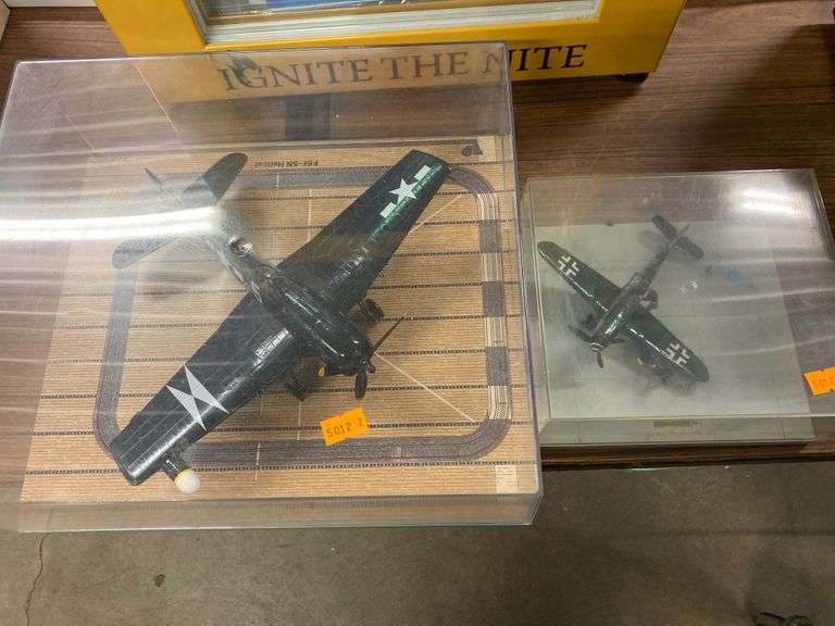 Model airplane assortment in plexiglass cases - Metzger Property ...