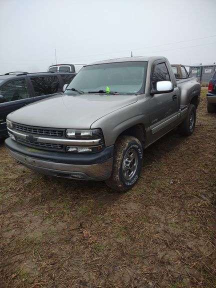 2000 Chevy Silverado 1500 step side with title - Metzger Property ...