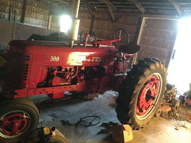 Fully Restored Farmall 300 row crop, sn 24586, newer tires on rear ...