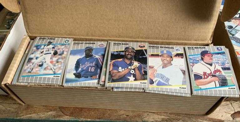 Fleer Baseball Logo Stickers & Trading Cards - Metzger Property ...