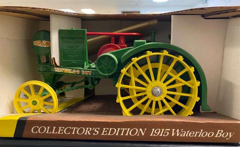 ERTL John Deere 1/16 Scale 1915 Model:R Waterloo Boy Collectors Edition ...
