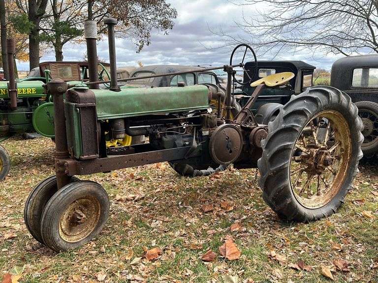 John Deere Model B tractor, Runs - Metzger Property Services, LLC
