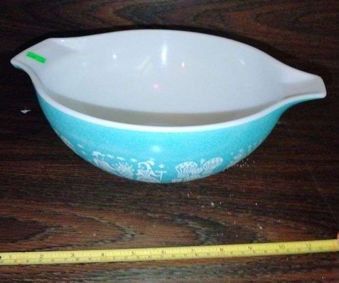 Large Pyrex Cinderella bowl - Metzger Property Services LLC