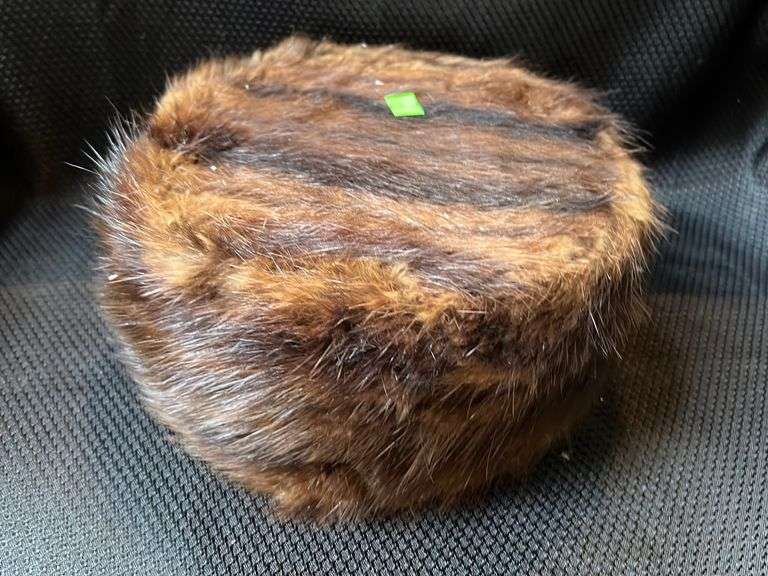 Ladie's Skinners Fur Hat - Metzger Property Services LLC