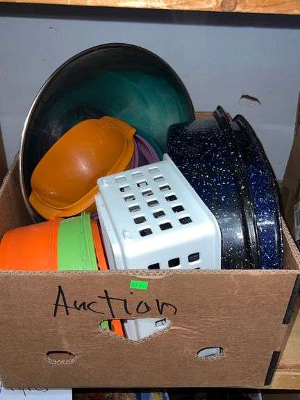 Tupperware assortment, Metal Bowl and Enamel Roaster - Metzger Property ...
