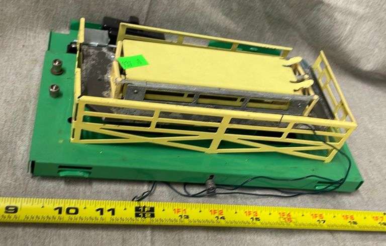 Lionel operating cattle car - Metzger Property Services LLC