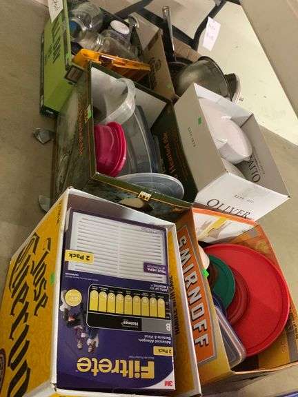 Assorted Kitchen Items - Metzger Property Services LLC