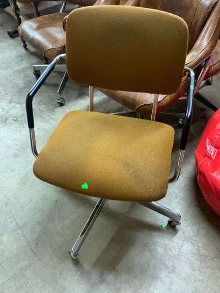 5 Rollie Chairs - Metzger Property Services LLC