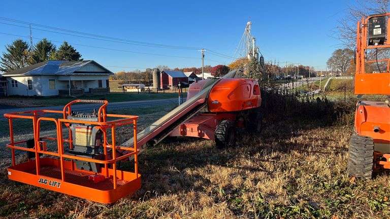 2002 JLG lift model 400S. Duel fuel Gas/LP. 40ft straight boom. Runs ...