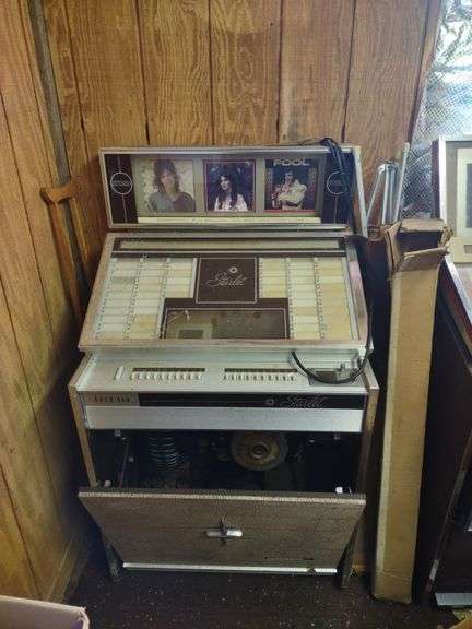 Rockola starlet stereo jukebox with assorted 45s - Metzger Property ...