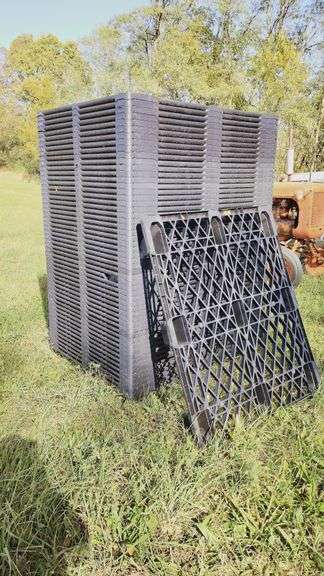 ULine stackable plastic pallets-PICK UP AT SECONDARY LOCATION IN ...