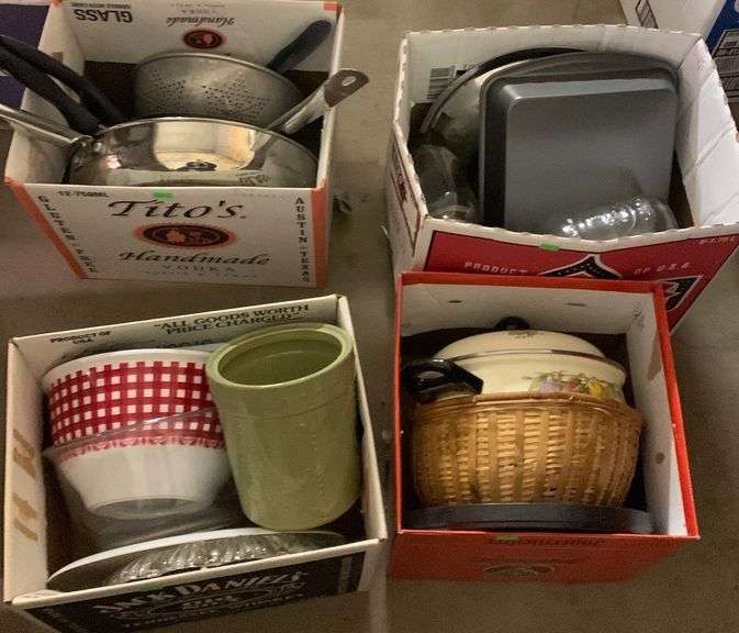 Assorted Kitchen Items - Metzger Property Services LLC