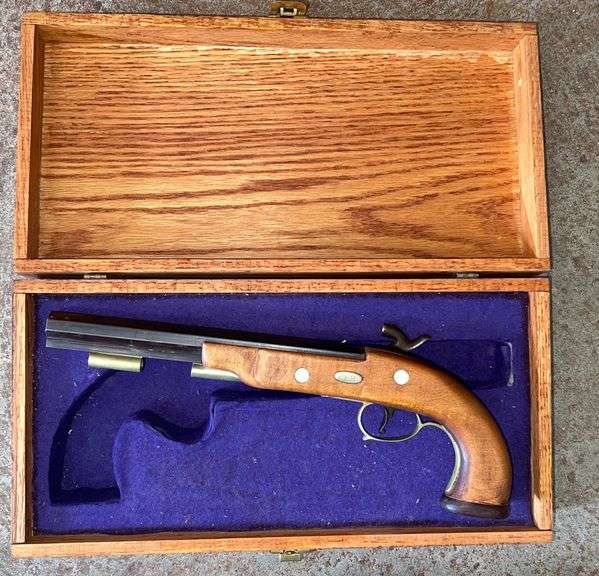 .32 Caliber Black Powder Pistol (needs assembled) in Wooden box ...