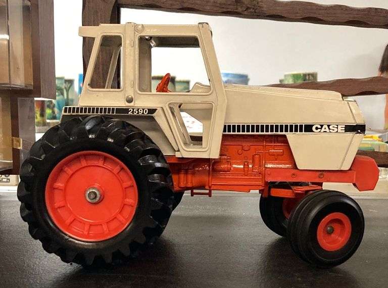 Case 2590 Die-Cast Tractor, 11”x7”x7” - Metzger Property Services LLC