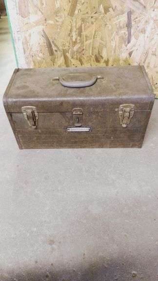 Craftsman metal tool box - Metzger Property Services LLC