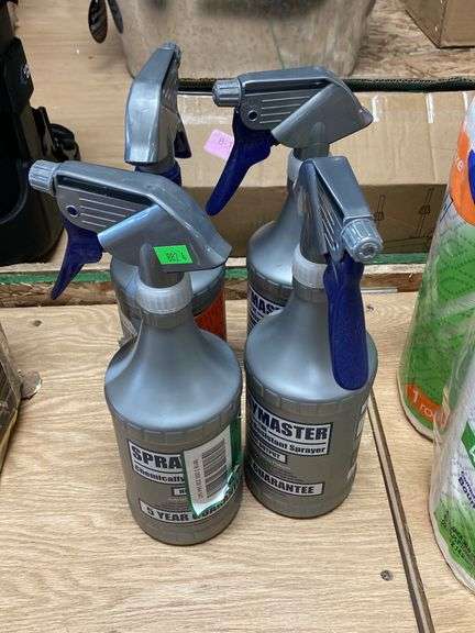 4 - 32oz Spraymaster Spray Bottles - Metzger Property Services LLC