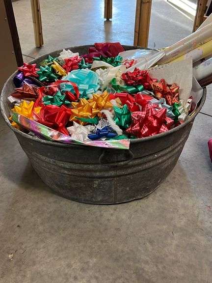 Galvanized Double Handle Tub 22” w/Bows & Wrapping Paper - Metzger ...