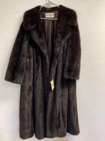 GreenBlatts Fort Wayne Fine Furs Coat 46”x22” - Metzger Property ...