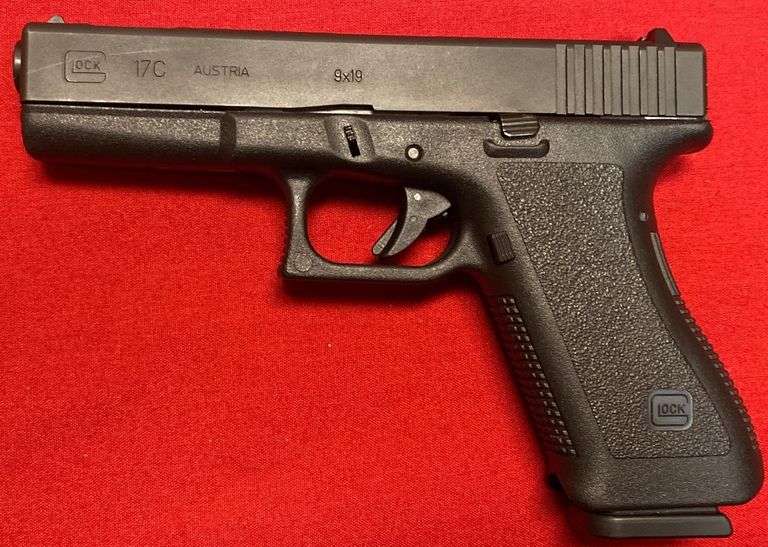 Glock 17C 9mm Pistol with one mag & case - Metzger Property Services LLC