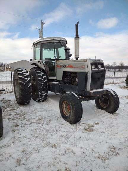 White 2-155 tractor with duals - Metzger Property Services LLC