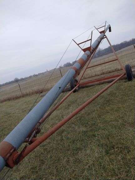 Grain Auger with electric motor 240v - Metzger Property Services LLC